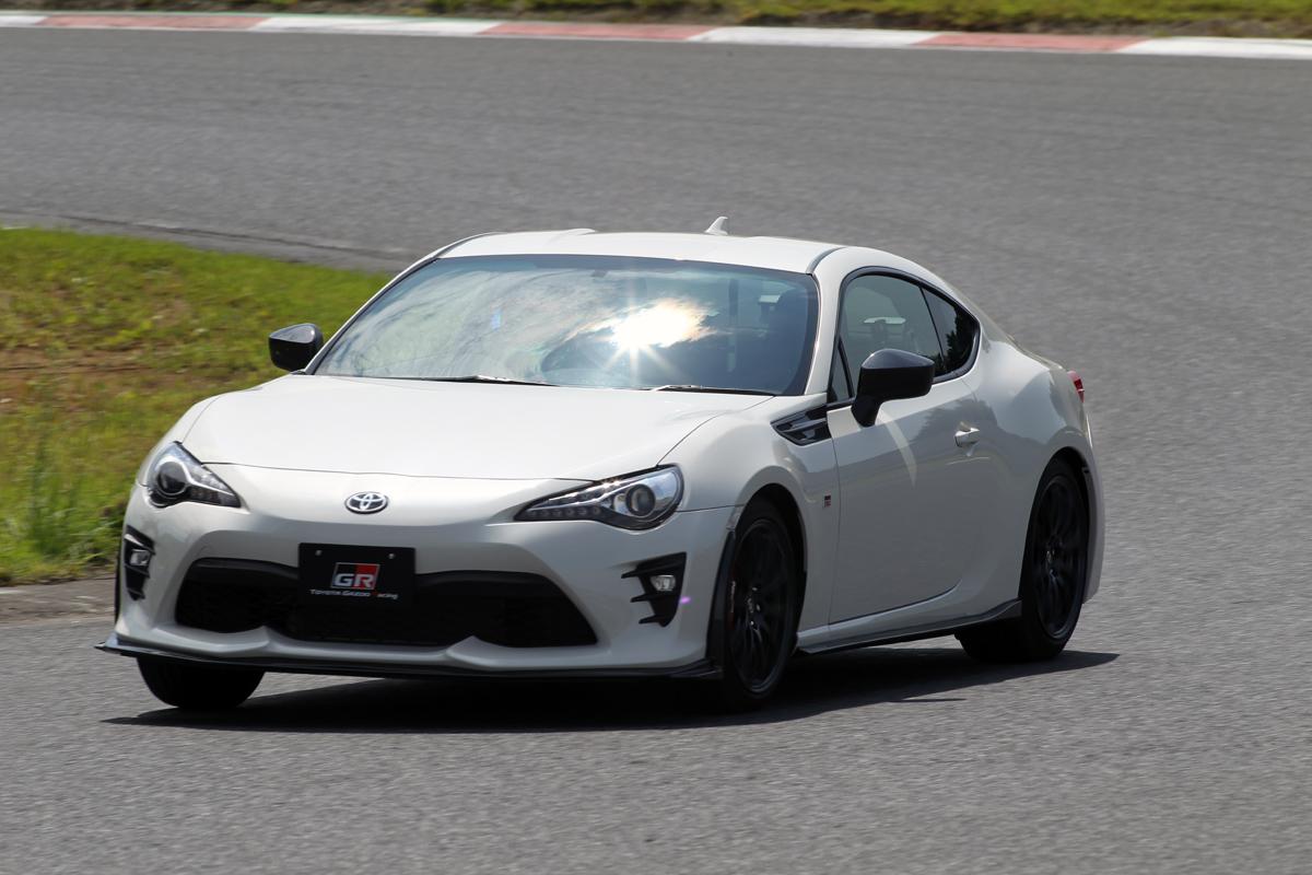【試乗】やりすぎない仕上がりのトヨタ「86 GR」は大人のスポーツ | 自動車情報・ニュース WEB CARTOP