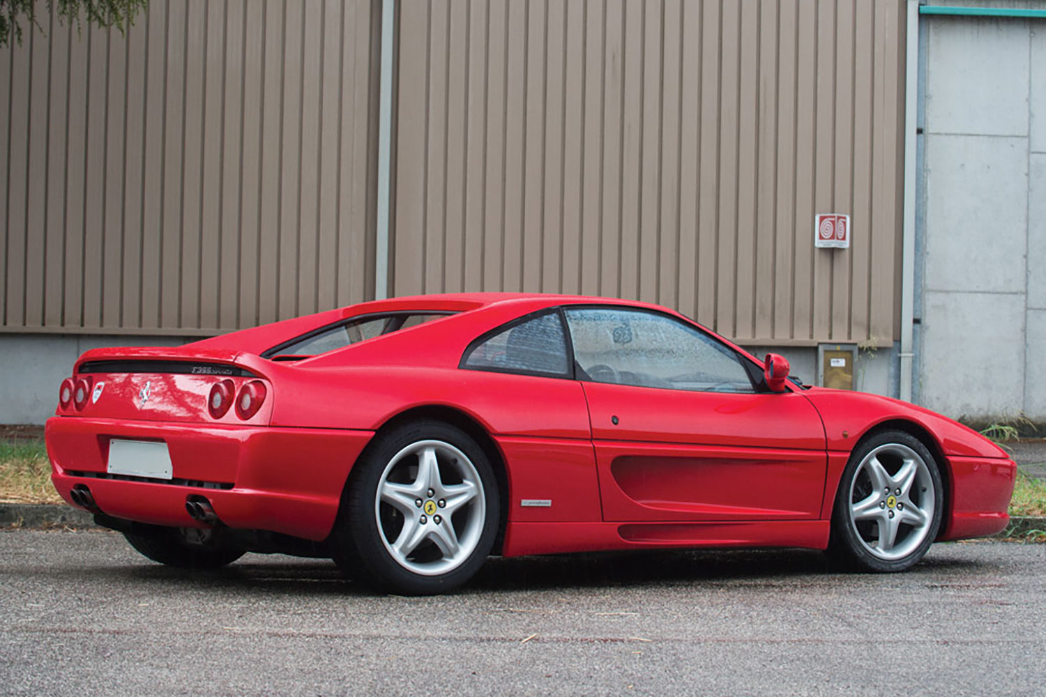 スーパーカーとしては凡庸なスタイリングにほどほどのパフォーマンスなのになぜ高い！ もっとも平凡なフェラーリであるF355が愛される理由 ...