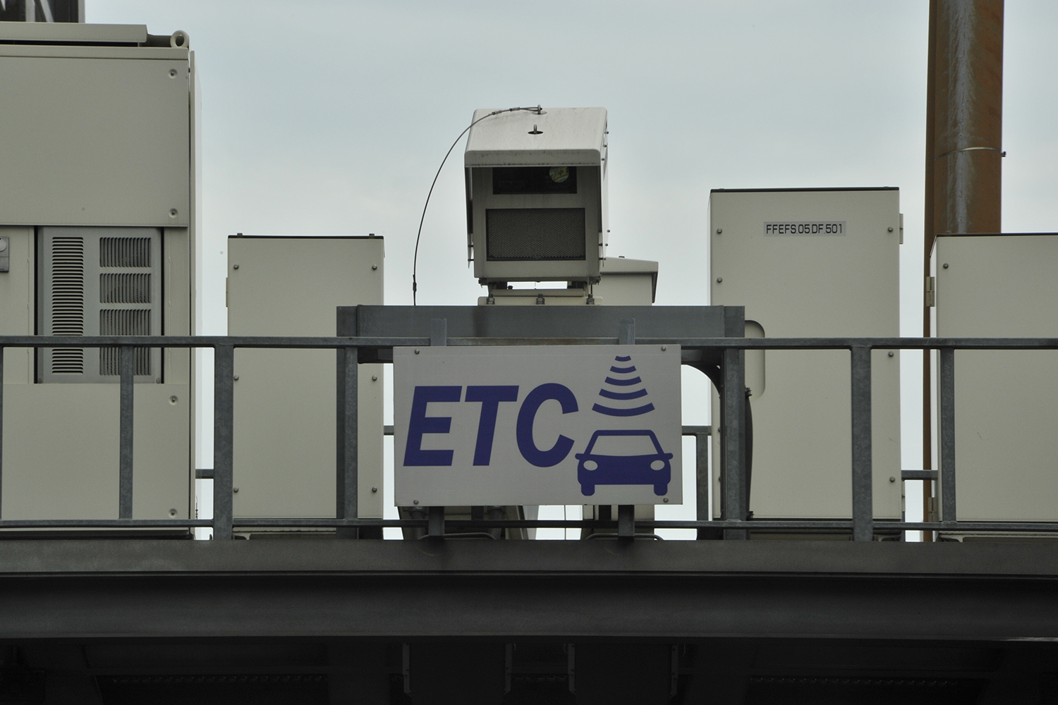 高速道路の途中にETCセンサーが建っている理由とは？ | 自動車情報・ニュース WEB CARTOP