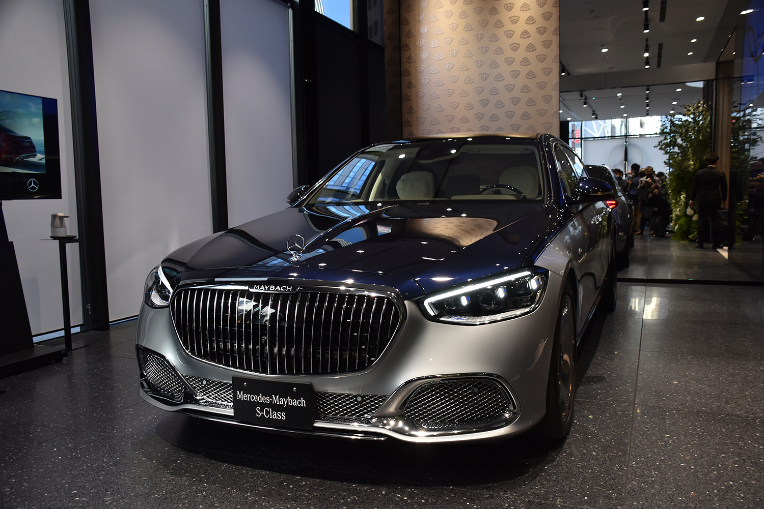 「メルセデス・マイバッハ S 680 4MATIC Edition 100」が登場！ 「スターズ@メルセデス・ベンツ銀座」もオープン ...