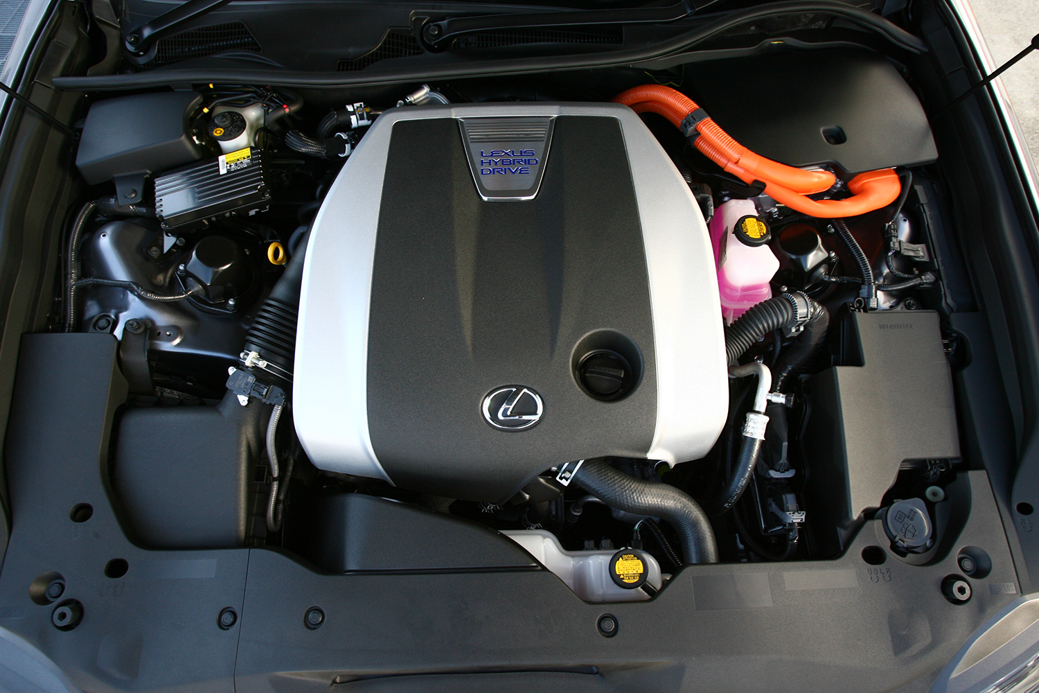 レクサスGS450hの特徴と魅力！ Fスポーツとの違いや中古車の相場を一挙紹介 | 自動車情報・ニュース WEB CARTOP - 2ページ目