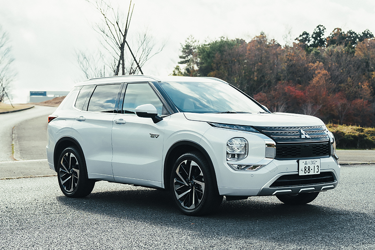 ハリアーPHEVとアウトランダーPHEVを乗り比べたらわかった！ ハイブリッドカーらしいモデルとEVらしいモデル | 自動車情報・ニュース WEB CARTOP