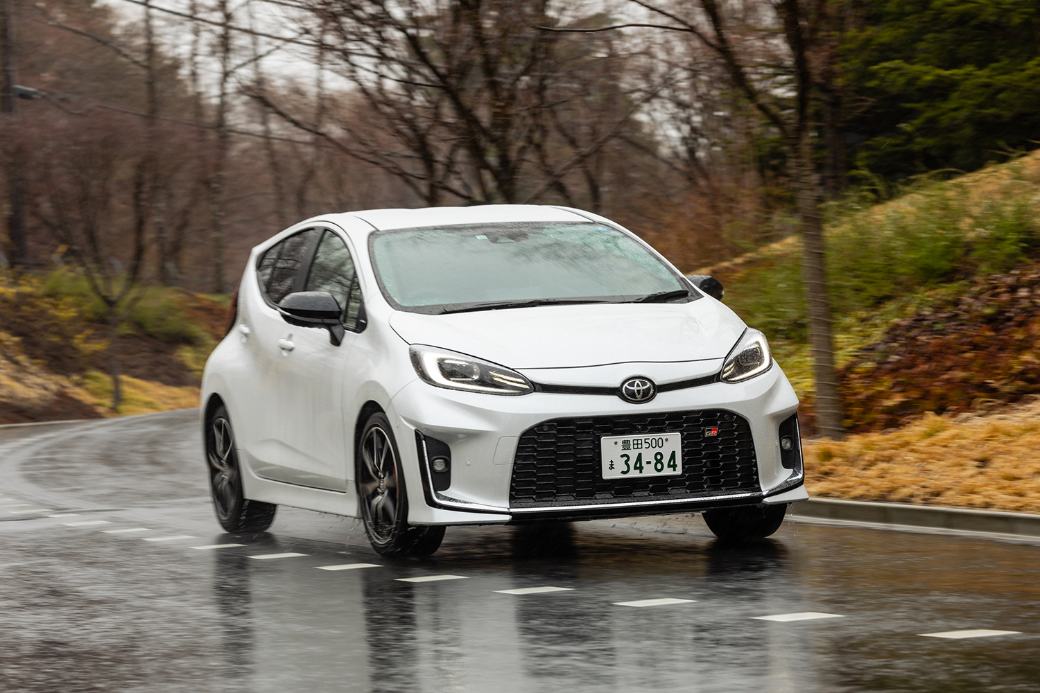 アクアGRスポーツとヤリスクロスGRスポーツに中谷明彦が乗った | 自動車情報・ニュース WEB CARTOP