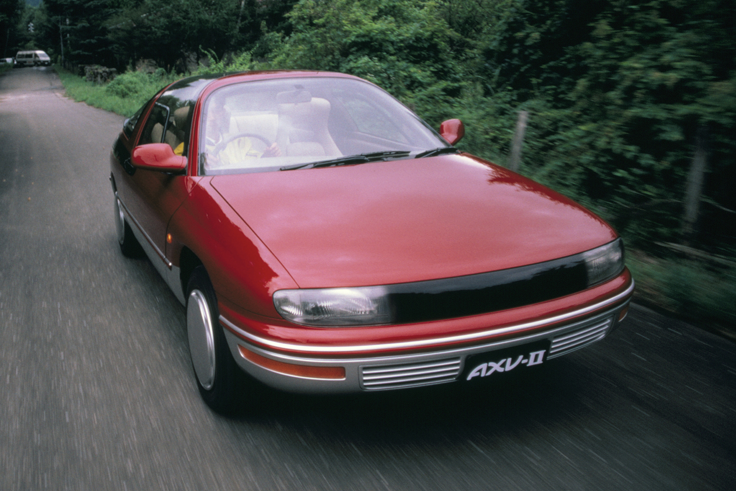 トヨタ・セラは自動車史に残る衝撃作!? コンパクトカーにガルウイングを付けちゃったあまりにも挑戦的な1台だった | 自動車情報・ニュース ...