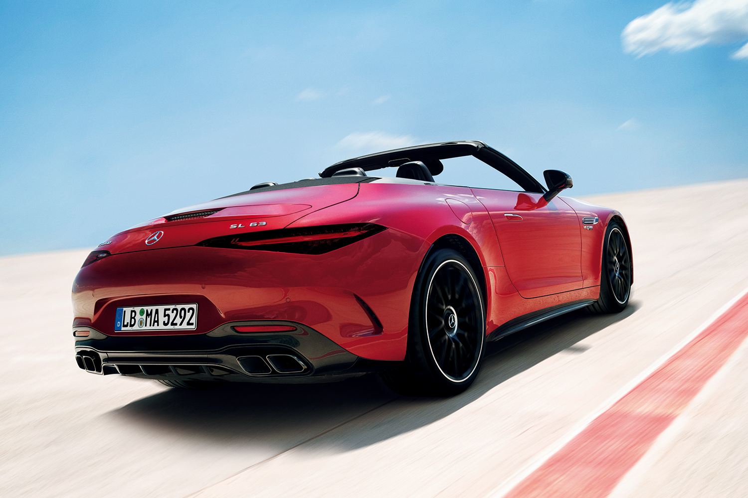 メルセデスAMG SL 63 4MATIC+はシリーズ初の4輪駆動を採用したフラッグシップオープンスポーツだった | 自動車情報・ニュース WEB CARTOP