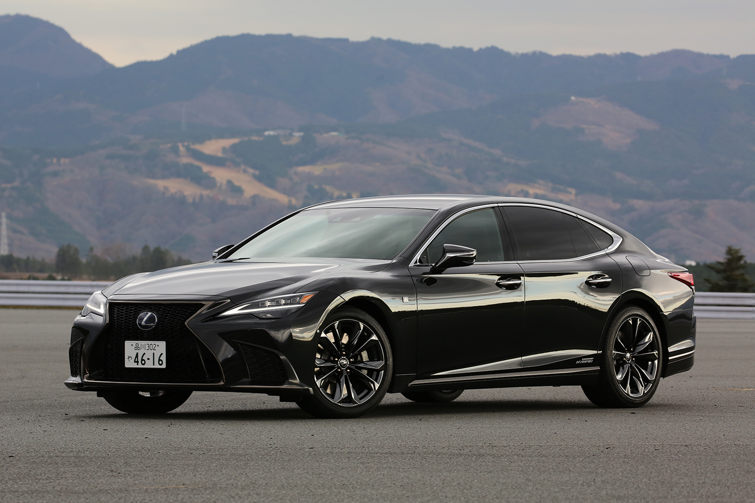 クラウンセダンは5m超えるけどはたらくクラウンのためにもスケールダウンしたモデルが必要だ | 自動車情報・ニュース WEB CARTOP