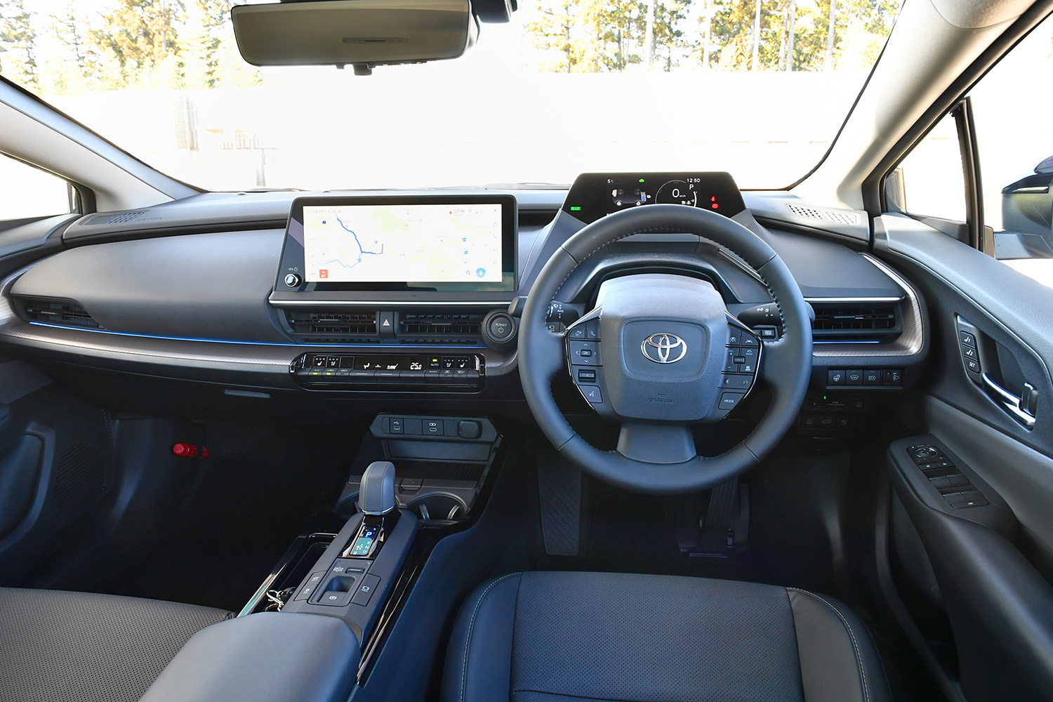 ハイブリッドかPHEVか？ 新型プリウスのグレードの選び方を解説 | 自動車情報・ニュース WEB CARTOP