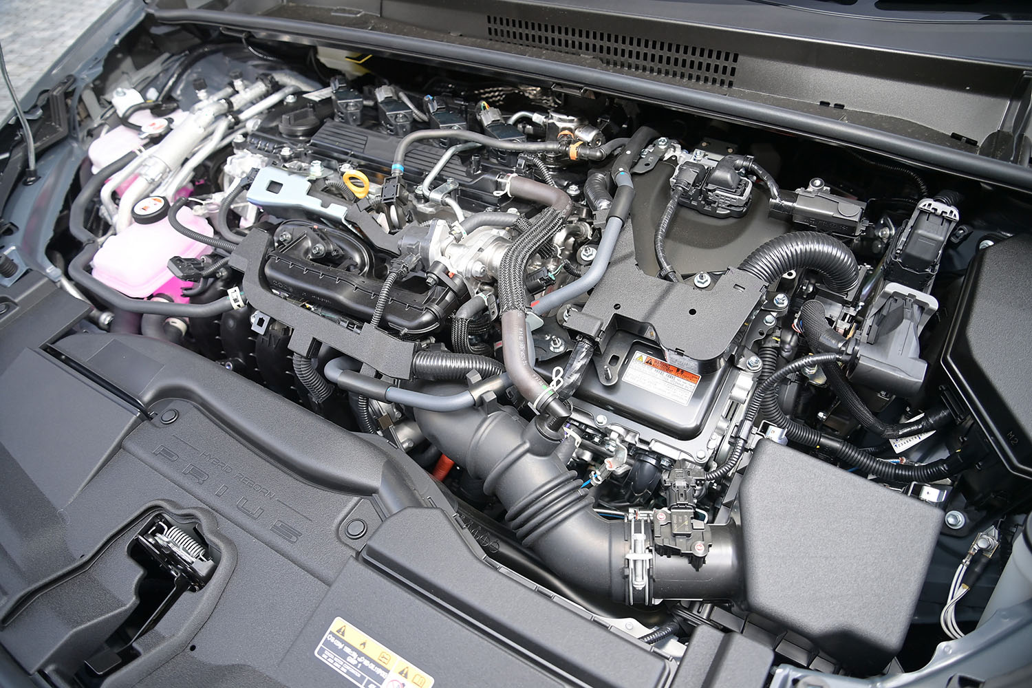 【試乗】新型プリウスPHEVはデザインも使い勝手も文句なし！ 話題の新型マシンは驚きの連続だった | 自動車情報・ニュース WEB CARTOP