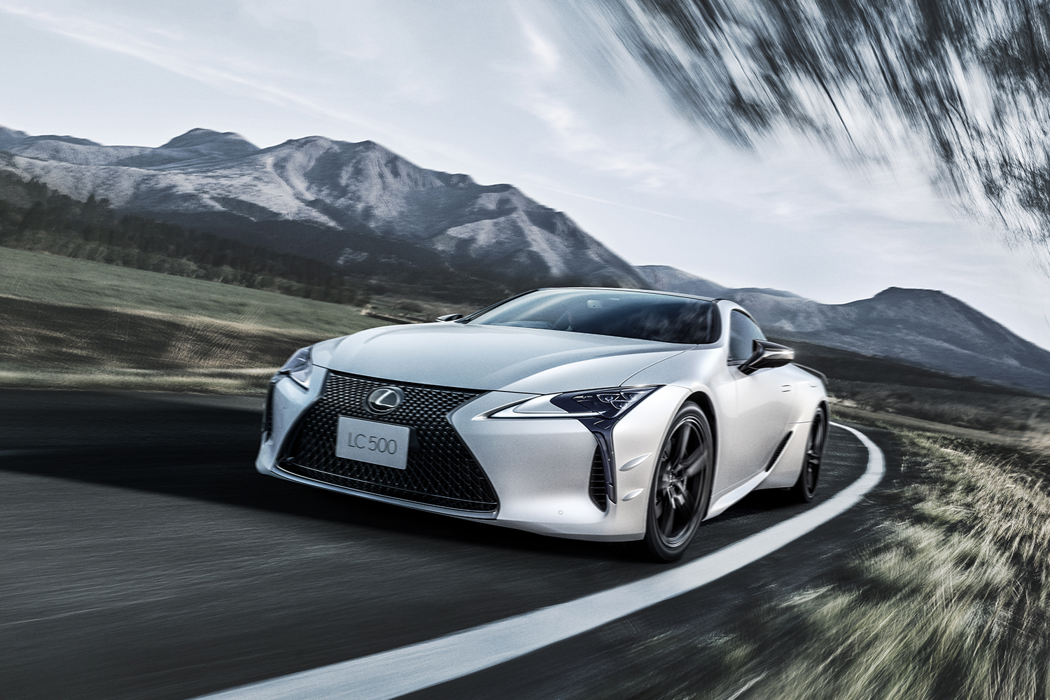 特別仕様車「EDGE」も60大用意されるレクサスLCが一部改良を実施して走りを強化 | 自動車情報・ニュース WEB CARTOP