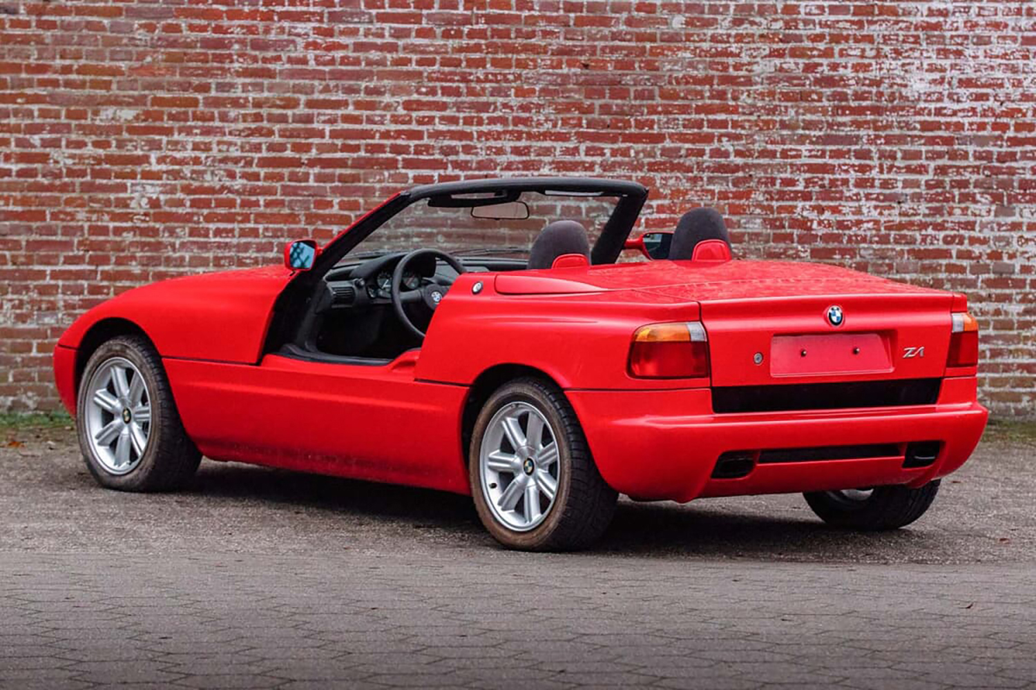 BMWの未来が託されたドアがボディに沈む世にも奇妙な「Z1」というロードスター | 自動車情報・ニュース WEB CARTOP