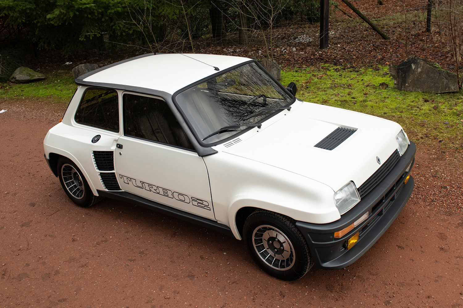 ダイハツ「シャレード デ・トマソ926R」が激辛ハッチバックだった！ 和製ルノー・サンクターボと言っても過言ではないその中身とは | 自動車情報・ニュース WEB CARTOP