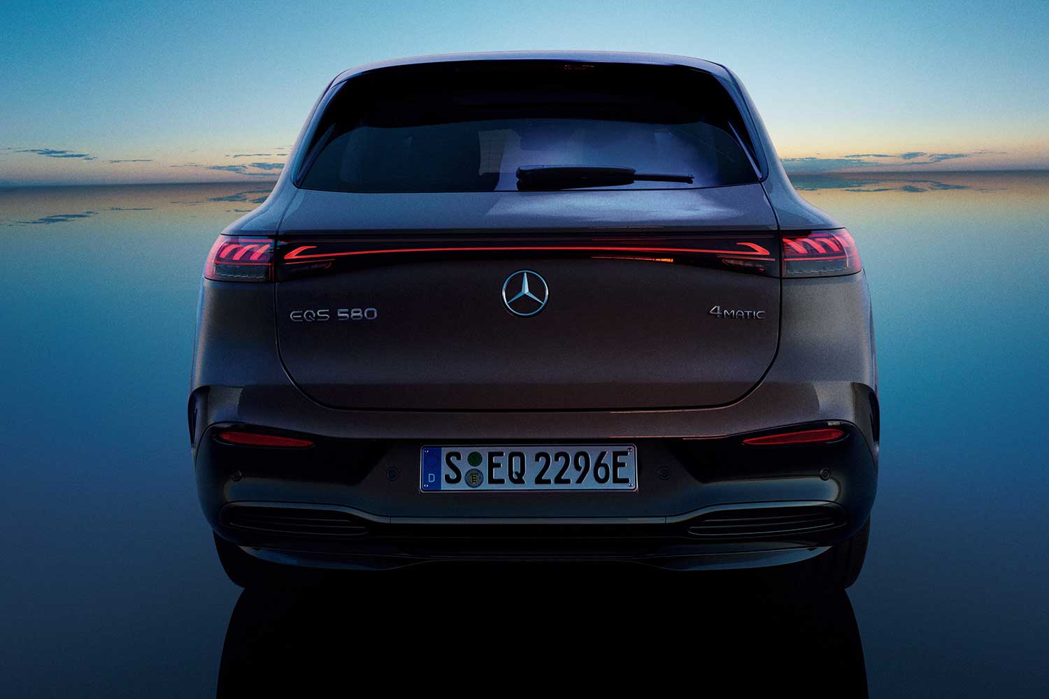 上位グレードで約2000万円するメルセデスのEVブランドが手がけたラグジュアリーSUV！ メルセデスEQが新型EQS SUVを発表 | 自動車情報・ニュース WEB CARTOP