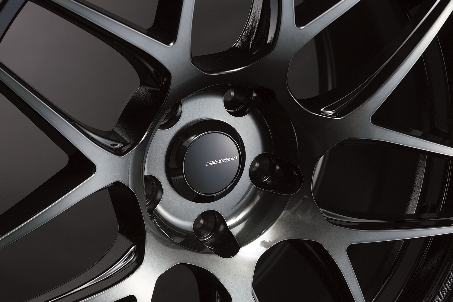 WedsSport SA-27Rが演出するセクシーな足もと！ オトナなスポーティが愛車にプラスされる | 自動車情報・ニュース WEB CARTOP