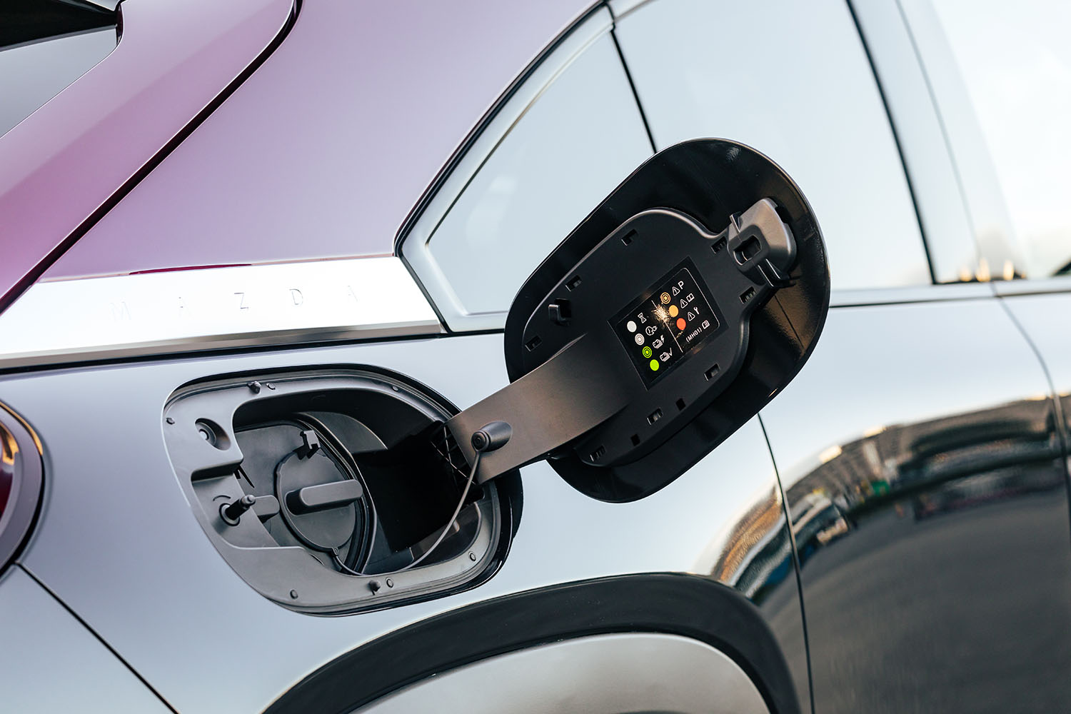 ロータリーエンジンで発電してモーターで動くシリーズ式ハイブリッドのマツダMX-30 Rotary-EVが登場 | 自動車情報・ニュース WEB CARTOP