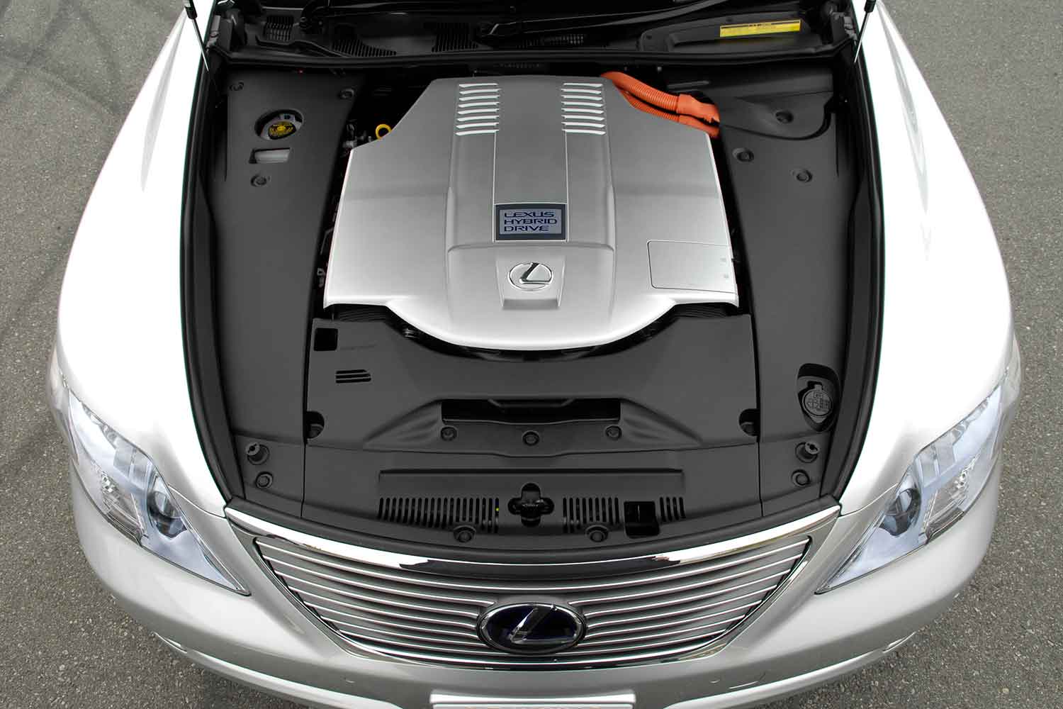 レクサス「LS600h」がラグジュアリーカーに電動化という新たな価値観を持ち込んだ | 自動車情報・ニュース WEB CARTOP - 2ページ目