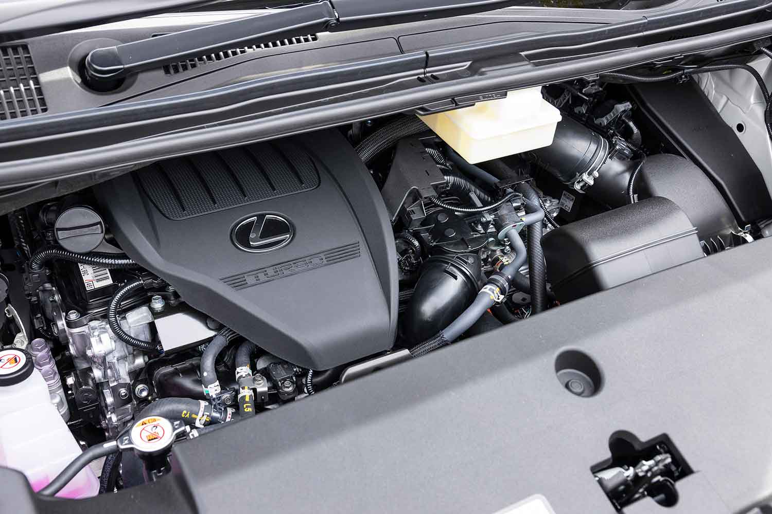 レクサスLMはライバル不在の孤高の存在!? 頑張って国産車からライバル車種を探してみた | 自動車情報・ニュース WEB CARTOP