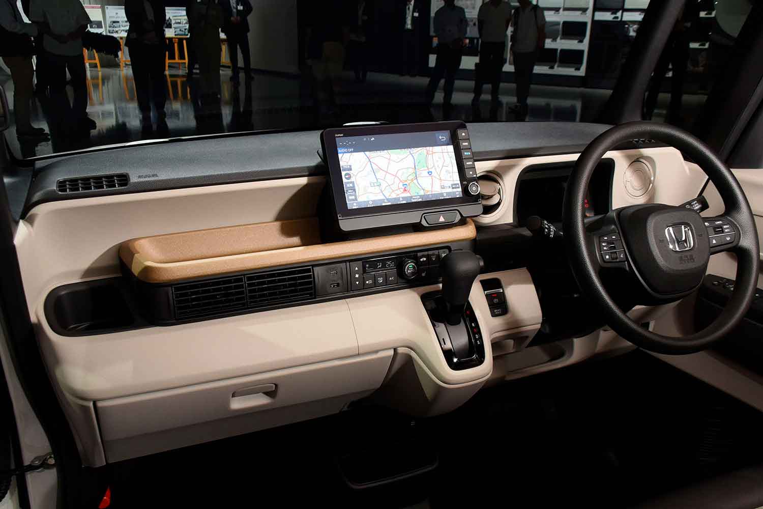 新型N-BOXのデザインの裏話を担当者に直撃！ あまり変わらない見た目にはアイディアが詰まっていた | 自動車情報・ニュース WEB CARTOP