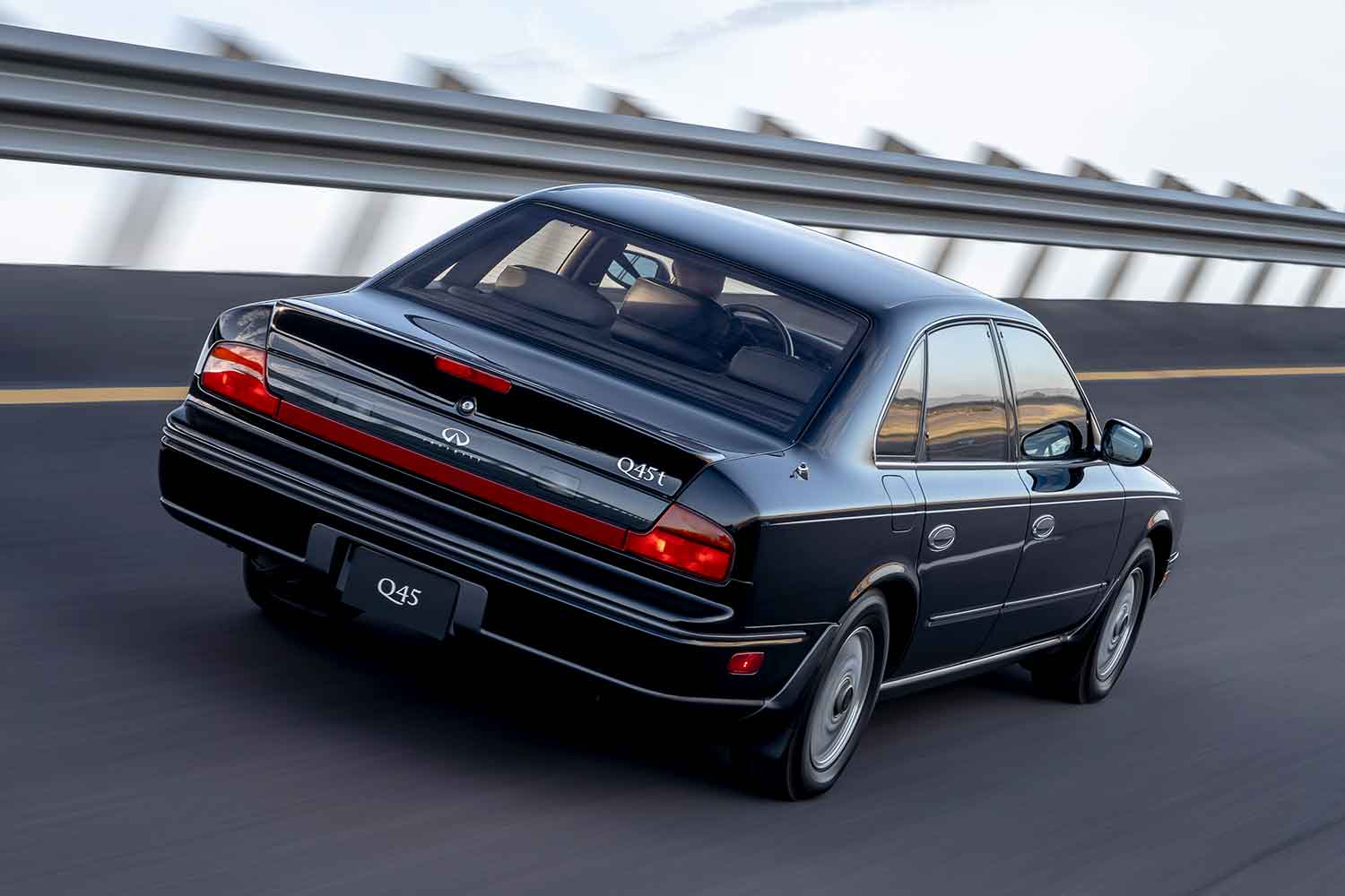 グリルレスデザイン不発で1代のみで消えた日産「インフィニティQ45」を振り返る | 自動車情報・ニュース WEB CARTOP - 2ページ目