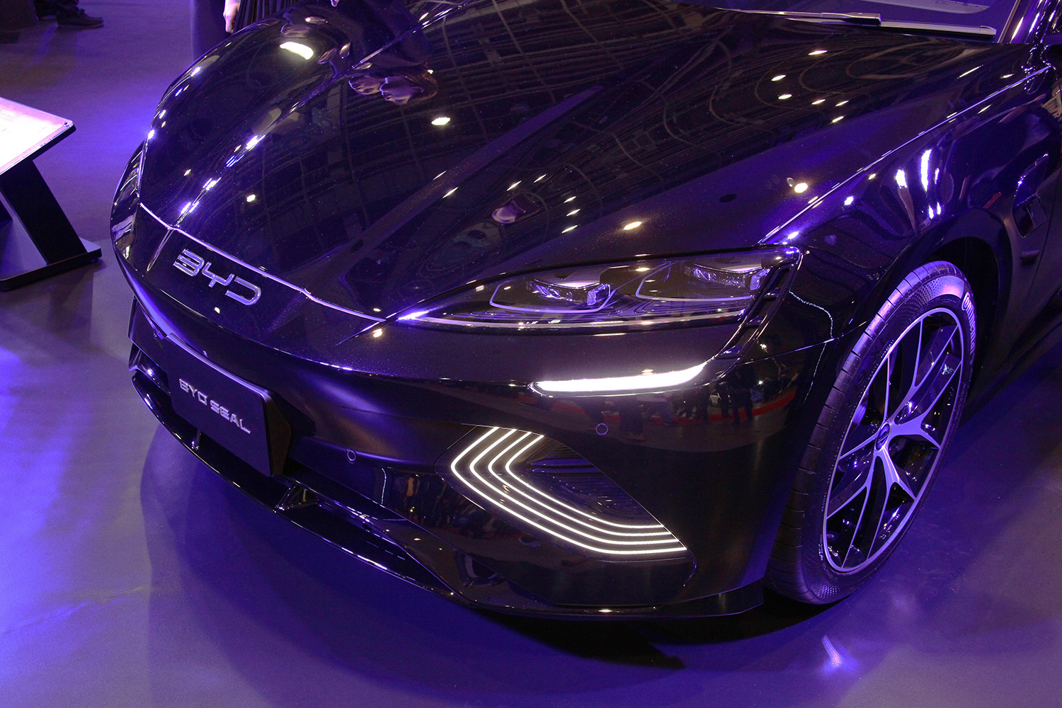 大阪オートメッセ2024のBYDブースを紹介！ | 自動車情報・ニュース WEB CARTOP